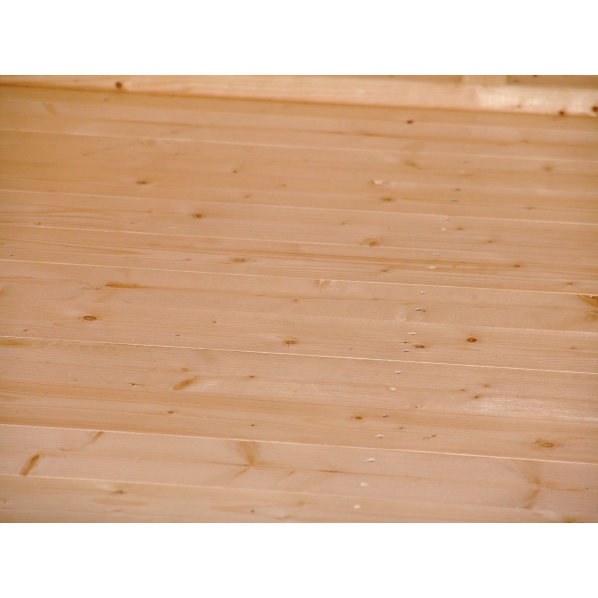 Tammiston puu Varasto T71 lattia