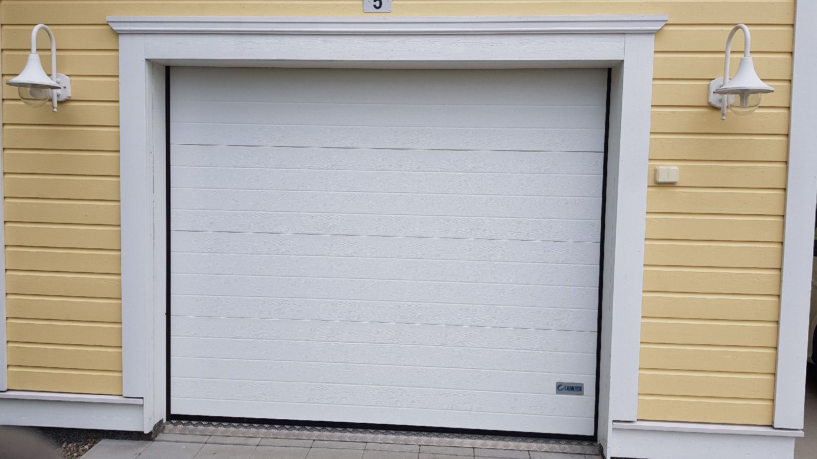 Aarni Autotallin Mittatilaus Nosto ovi Leveys 2200 3500 Mm Netrauta fi